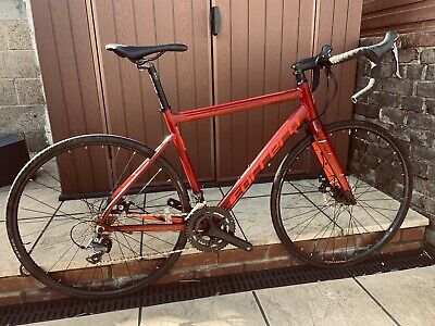 Carrera Road Racing Vanquish Disc, Medium Frame, 16 Speed, Bike Ready ...